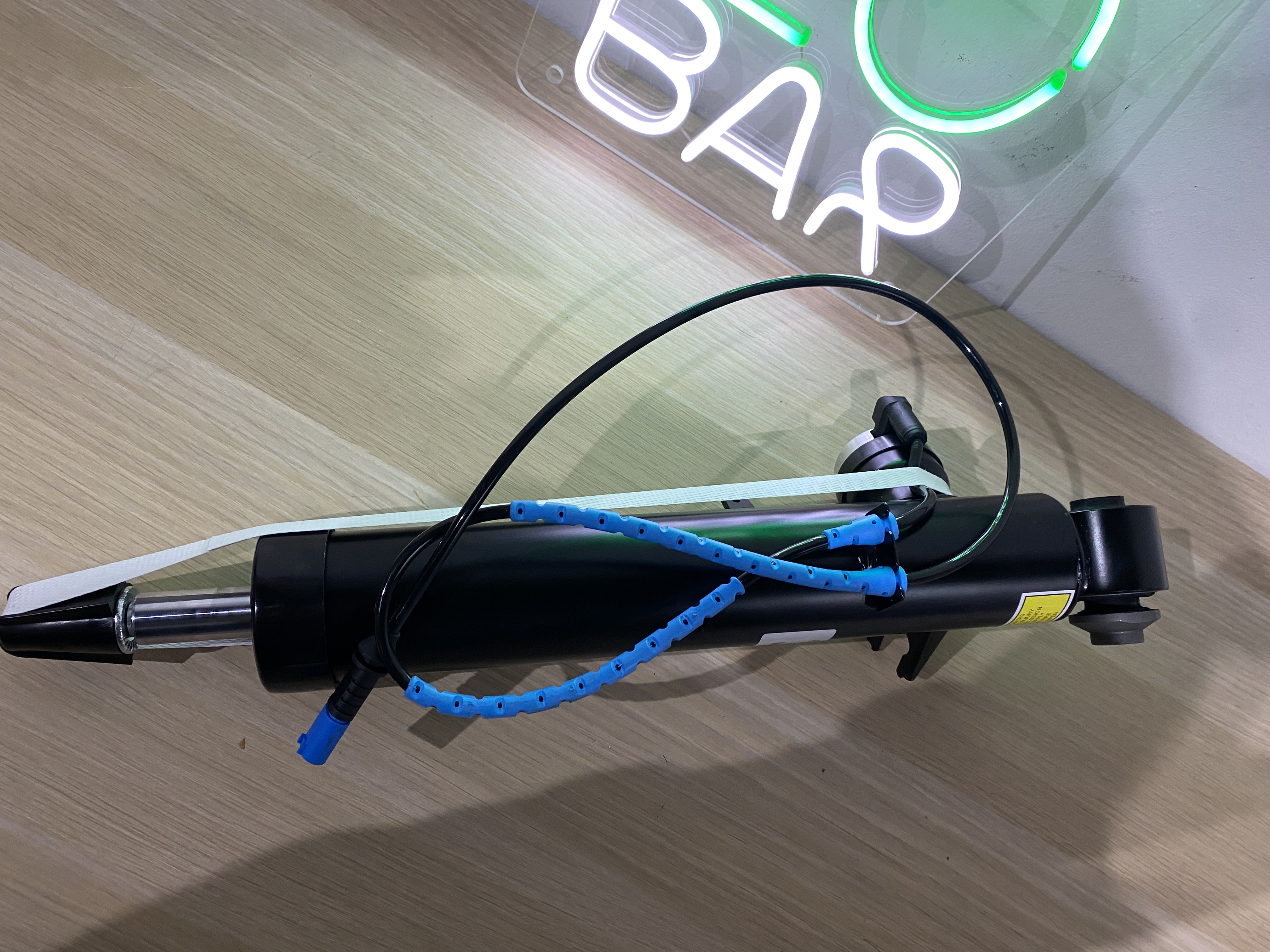 Задний правый амортизатор с EDC 20bar для BMW X5 F15 (2013-2018) в ...