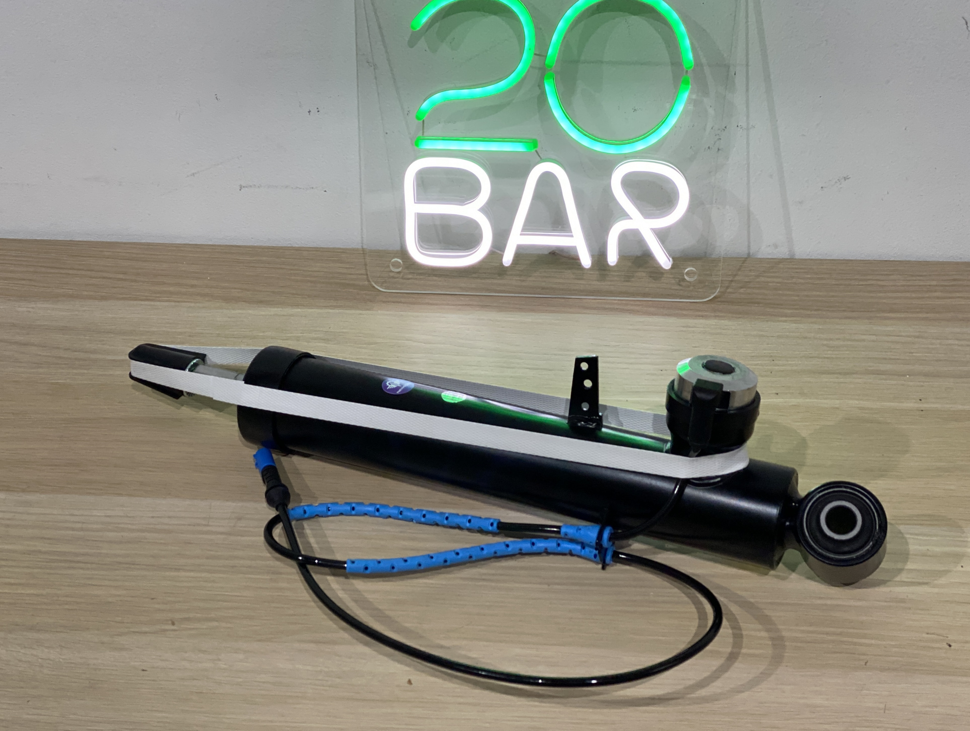 Задний правый амортизатор с EDC 20bar для BMW X5 F15 (2013-2018) в ...